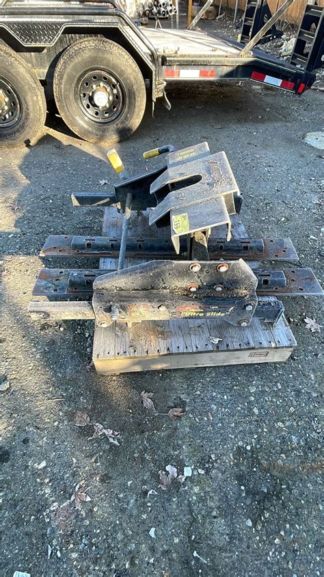 Hijacker Double Pivot Slider 5th Wheel Hitch Able Auctions
