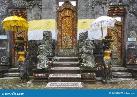 Bali 14 April 2019 Drie Poorten Van De Deuringang Van Moedertempel Op De Tempel Van Ulun Danu