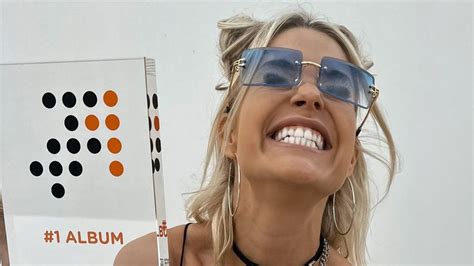 Ballermann Star Isabel Glück Lässt Für Playboy Hüllen Fallen