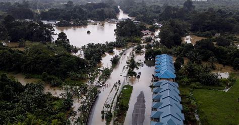 Flood And Landslide Evacuees In Sarawak Sabah Surge To 4000 New