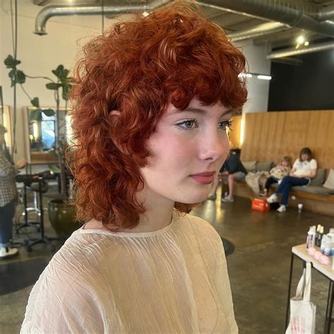 10 Coupes De Cheveux Bouclées Et Hirsutes Avec Lob Pleines De Texture