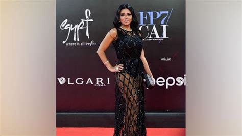 Pakai Gaun Transparan Aktris Mesir Ini Terancam Dipenjara