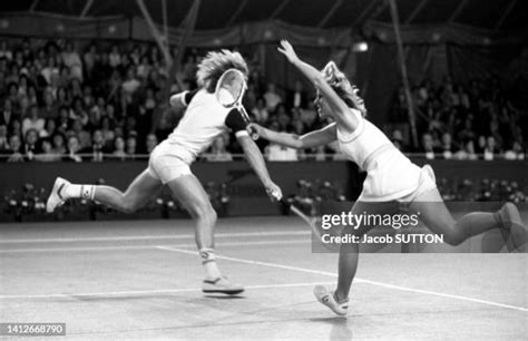 Le Couple De Tennisman Chris Evert Et John Lloyd Lors De Leur News