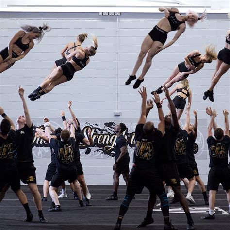 [100 ] Cheerleading Wallpapers
