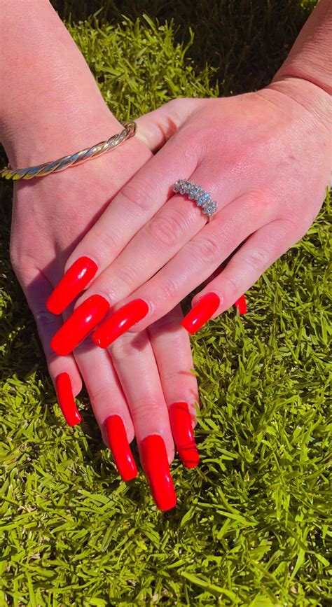 I Need Someone To Scratch Scrolller