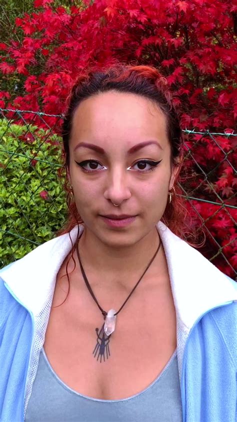 Arnoud Van Adrichem Schreef Het Gedicht ‘vijfhonderd Redenen Voor Blauw