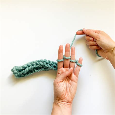 How To Finger Knit 2 Easy Ways For Beginners