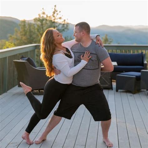 How Couples Go From Distant To Making Out Like Teens In 45 Minutes At