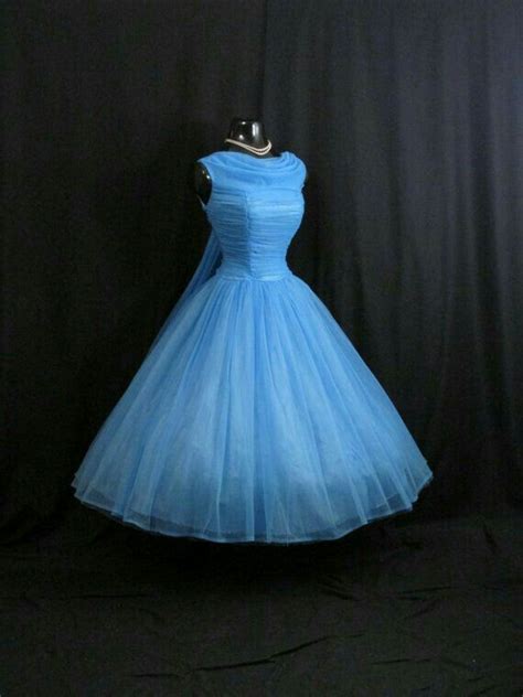 Pin By Sebahat Turkmen On Elbiseler Vintage Gowns Vintage Style