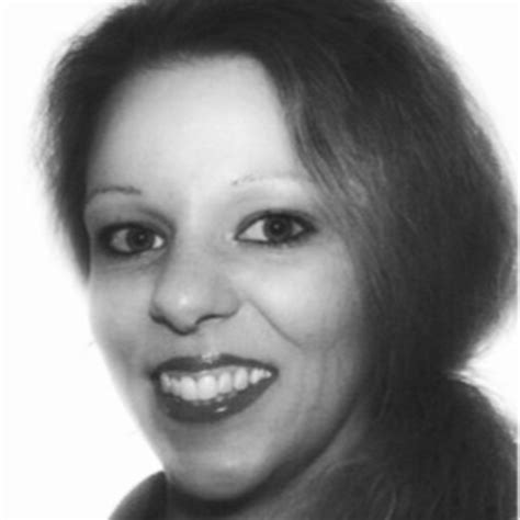 Nadine Warmbold Backofficemanagerin Und Standortleitung Löwenstark