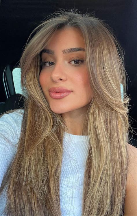 Exploring Chic Haircuts And Hair Trends Sleek And Straight Sandy