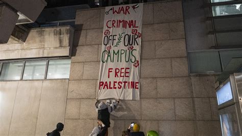 Arrests Made At Nycs Barnard College After Protests Against Former