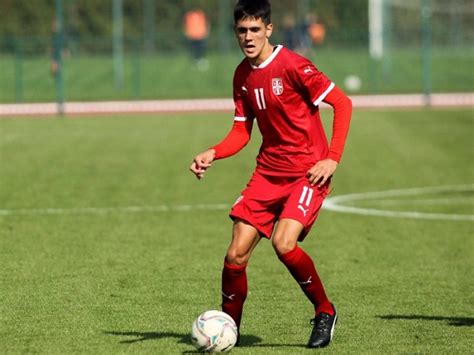 Belum Resmi Ikat Matija Popovic Man City Siapkan Rencana Tikung Milan