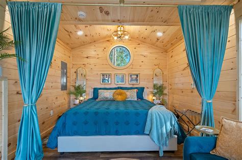 Romantic Forest Birdhouse • Hot Tub Loft Net Cabins For Rent In