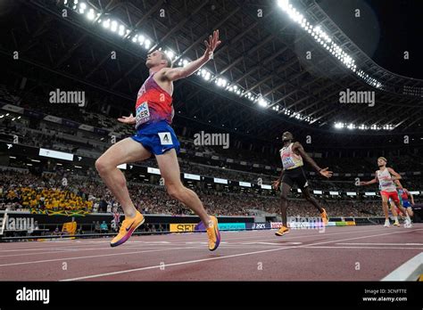 United States Cole Hocker Celebrates As He Wins The Mens 5000 Meters