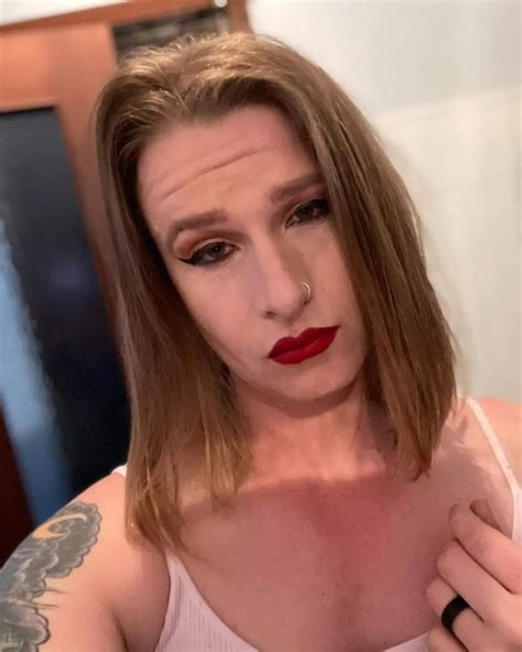 Sidny Sydni Kaos Australia 🇦🇺 Crossdressers Selfies Facebook