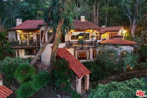 Heres Something Good Chaka Kahns Former Home In Calabasas Ca Is