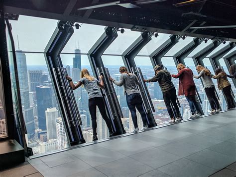 Which Chicago Tower Is Best Willis Skydeck Vs 360 Chicago