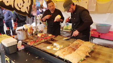 広島風お好み焼き 屋台 行列のその先では Japanese Street Food Food Okonomiyaki In Yasukuni