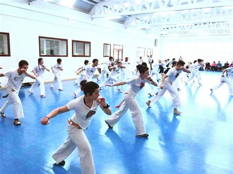 La Importancia De La Ginga En La Capoeira El Movimiento Base Que Define El Juego Pro Magrela