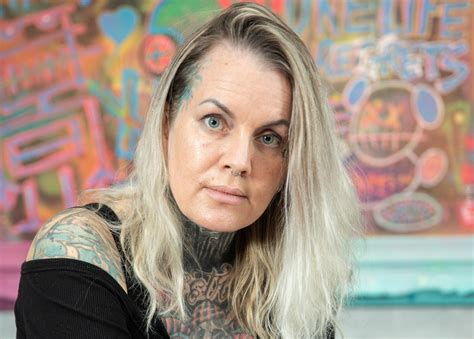 Tatoveringer I Dag Er Mer Enn Halvparten Av Kundene Kvinner De