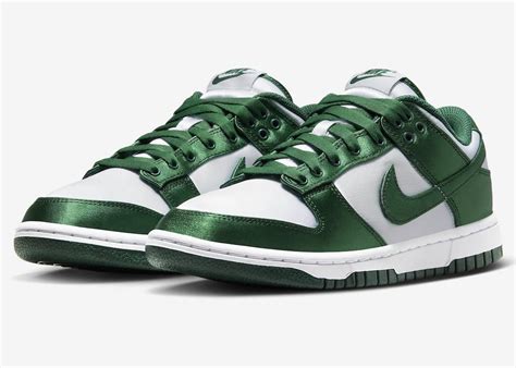 Nike Dunk Low Satin Green Dx5931 100 Le Site De La Sneaker