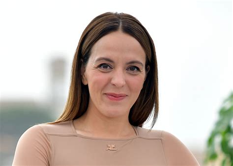 À Couper Le Souffle Monia Chokri Se Prélasse Sur «lîle De Beauté