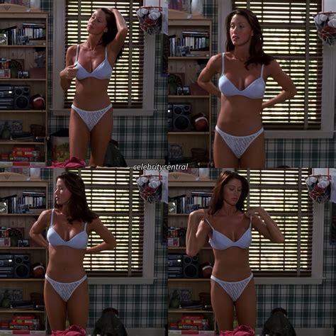 Celebrity Shannon Elizabeth In American Pie Facebook