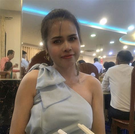 ដា ណែត លក់សម្លៀកបំពាក់ Added A ដា ណែត លក់សម្លៀកបំពាក់