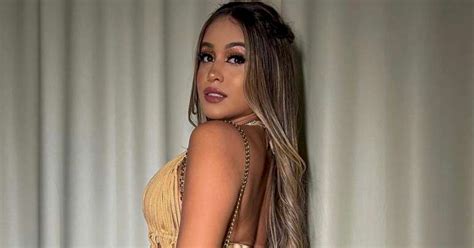 Influencer Raíssa Oliveira Lista Músicas Que Mais Bombaram Em 2022