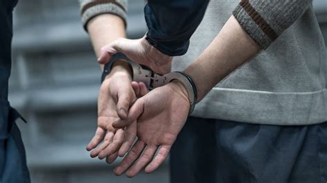 Inaresto Ng Pulisya Ang Alkalde Ng Bayan Ng Barmm Mga Katulong Para Sa Paglabag Sa Halalan Ng