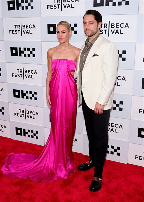 Sophie Skelton And Richard Rankin Outlander Couple Dating Irl