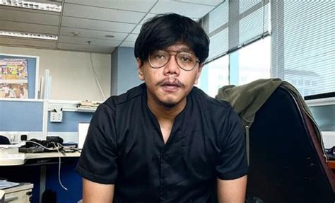 Ferry Irwandi Biodata Profil Fakta Umur Agama Istri Karier
