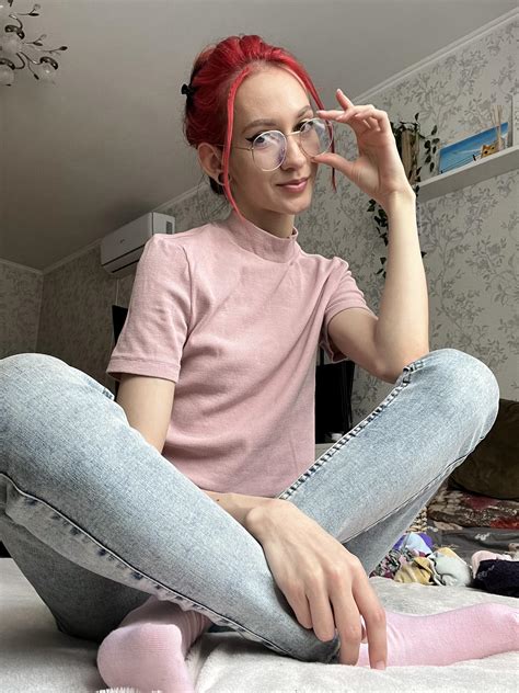 These Glasses Make Me Kind Of… Innocent R Girlswithglasses