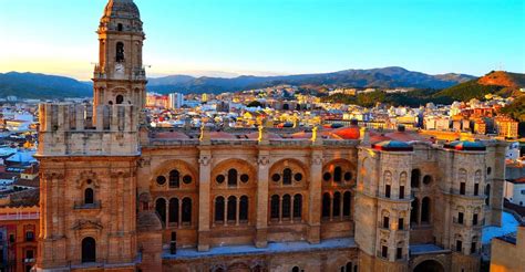 Málaga Visita Guiada A Pie Por El Centro De La Ciudad Con La Catedral