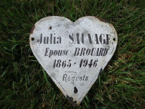 Vintage Circa 1946 French Heart Memorial Plaque Lk 3333715314