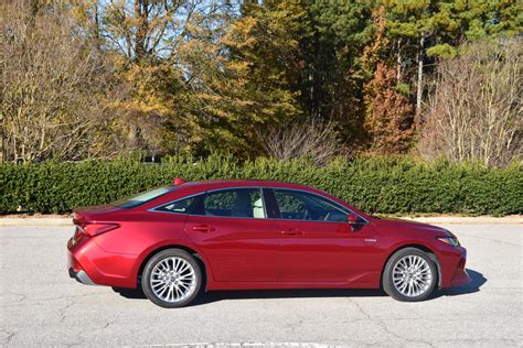 2019 Toyota Avalon Hybrid Elegant Yet Sporty Auto Trends Magazine