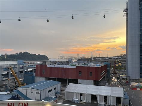 Chalou Official สวัสดีวัยรุ่นตัวตึงทั้งหลายวันนี้วันเสาร์แล้วนะอย่า