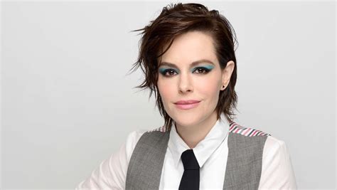 Schitts Creek Star Emily Hampshire Apologises For Insensitive
