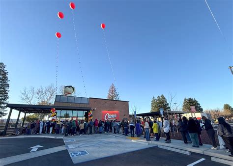 Chico Raises Crowd For Raising Canes Photo Chico Enterprise Record