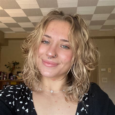 Megan Lapinski Veterinary Technician Vca Animal Hospitals Linkedin