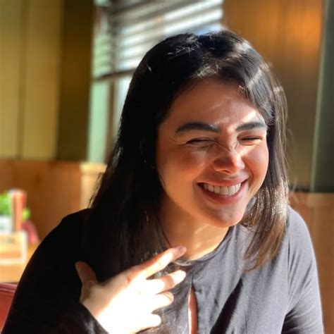 ‏تو زندگی دنبال کسایی برگردین که حوصله‌ی زندگی کردن داشته باشن واسه از سر باز کردن کار نمیکنن