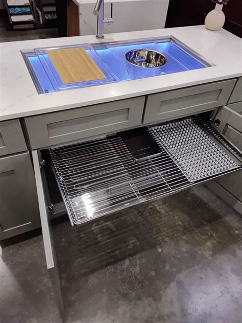 Draw Customers Seeking Gold To Your Showroom Theyll Sink Into Your Kandb Attracted To The Light