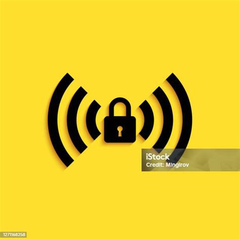 노란색 배경에 격리 된 검은 와이파이 잠금 기호 아이콘 암호 Wifi 기호입니다 무선 네트워크 아이콘입니다 와이파이 존 긴 그림자 스타일 벡터 0명에 대한 스톡 벡터 아트