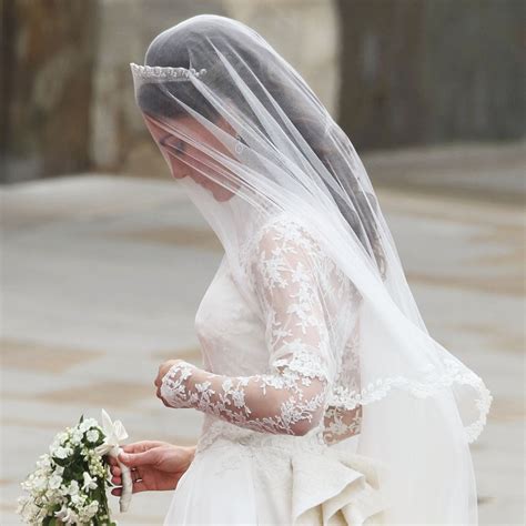 Veil Symbolism In Wedding What Is A Mantilla Wedding Veil Lace And