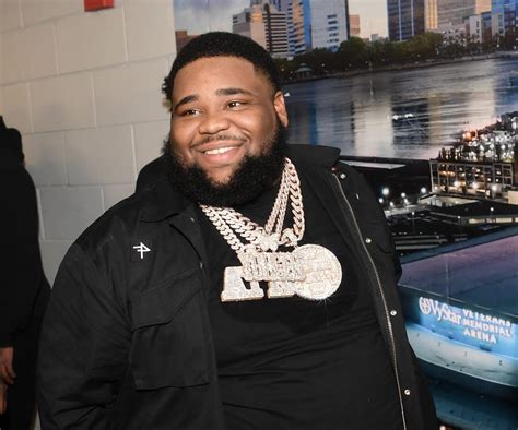 Fans React After Rod Wave Is Spotted On Vacation With His Girlfriend