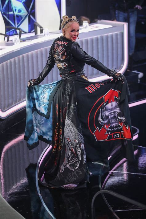 Köllő Babett Brutál Dögös Rocker Fotók Metropol