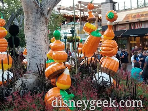 Pictures Downtown Disney Halloween Decorations The Geeks Blog