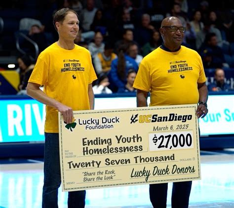 At Lucky Duck Night With Uc San Diego We Teamed Up With The Mens And