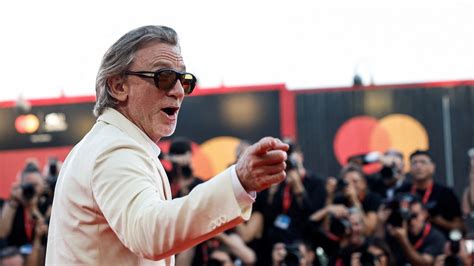 Daniel Craig Looks Unrecognisable With Long Hair At Venice Film Festival Stirs Debate Online